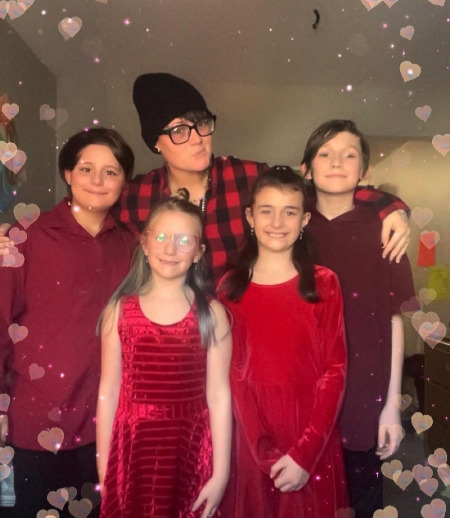 Job: Single mom of four looking for some help few days a week ...