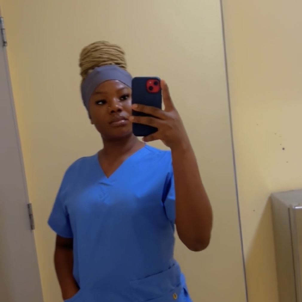 Senior/health care Zainab M., Montreal, QC